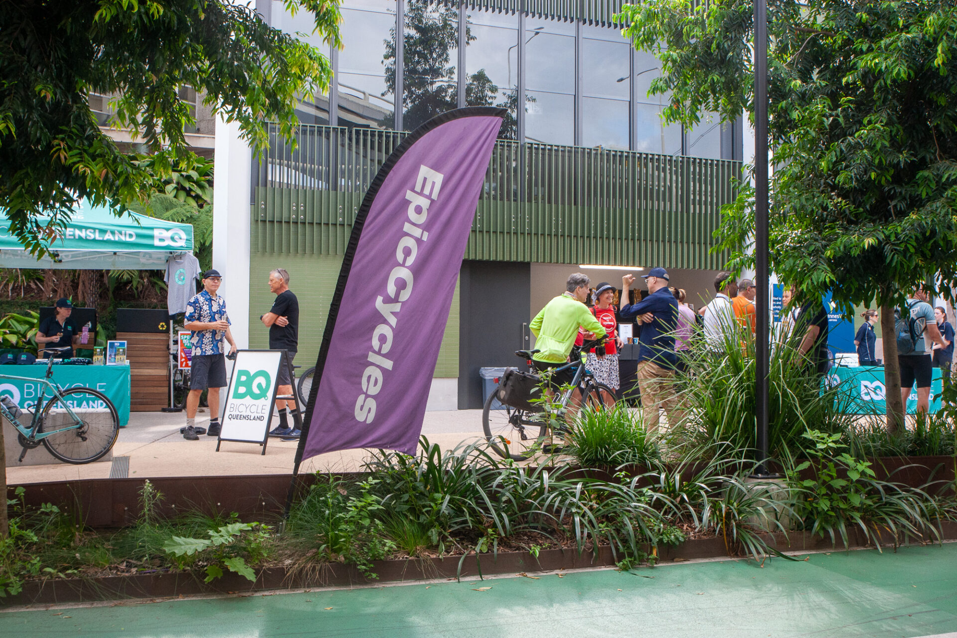 Riders roll in to Ride2Work Day at Queen’s Wharf – Bicycle Queensland